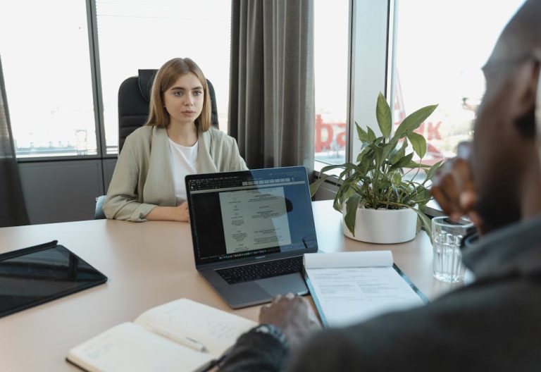 Customer Service Representative: Tugas dan Tanggung Jawabnya