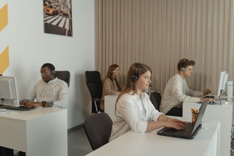 Contact Center: Pengertian dan Contoh Penggunaannya - Crm Blog